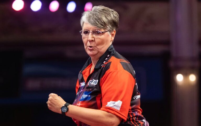 Ashton gewinnt Women's World Matchplay nach Matchdart-Drama um Sherrock ...