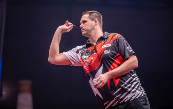 PDC Europe Next Gen: Klingelhöfer gewinnt Drama gegen Krohne - dartn.de